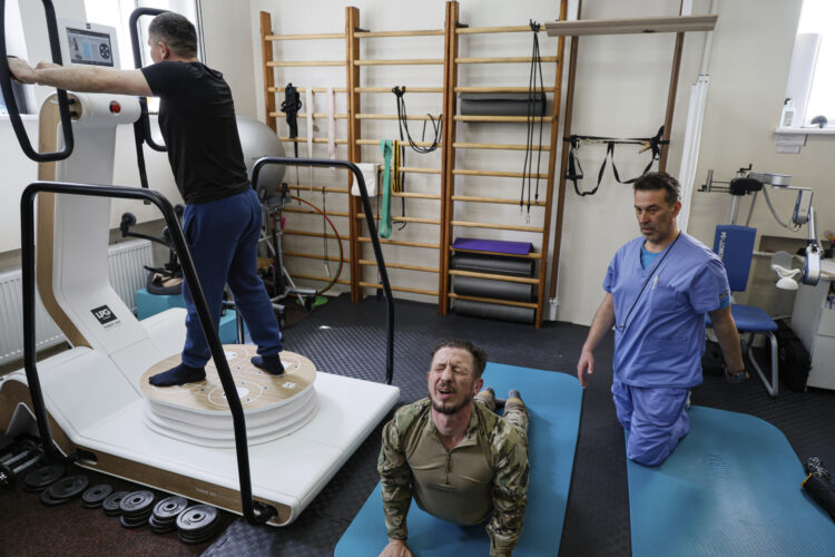 Ukrainian trauma surgeon operates on soldiers all day long amid Russia ...